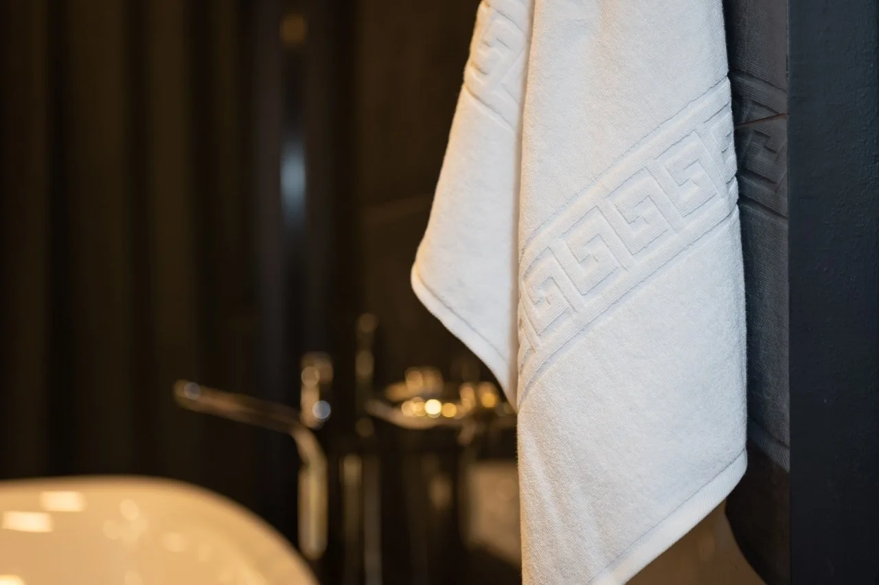 Prosop alb, GREEK BORDER, bumbac 100%, dimensiunea 50x90cm, pentru fata ...